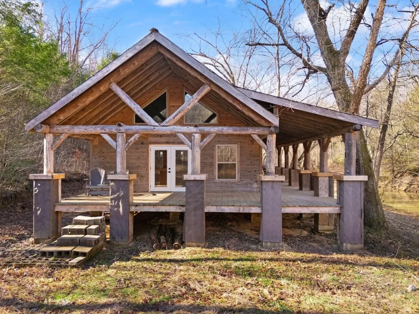 2-Bedroom Cabin on 5.05 Acres for Sale in East Bernstadt, Kentucky ...